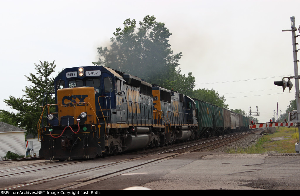 CSX 8457 & CSX 8553
